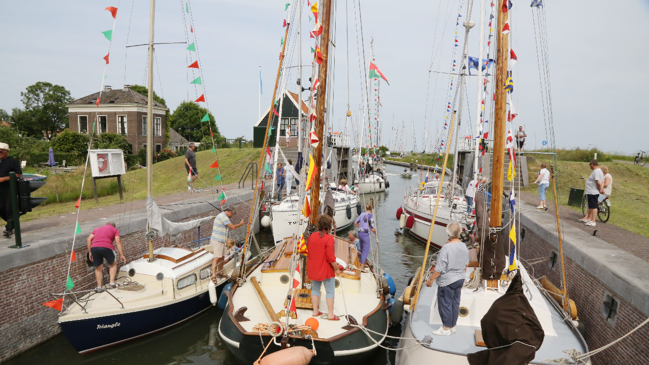 Vlootschouw van jubilerende WSV De Zeevang - Nieuw-Volendam