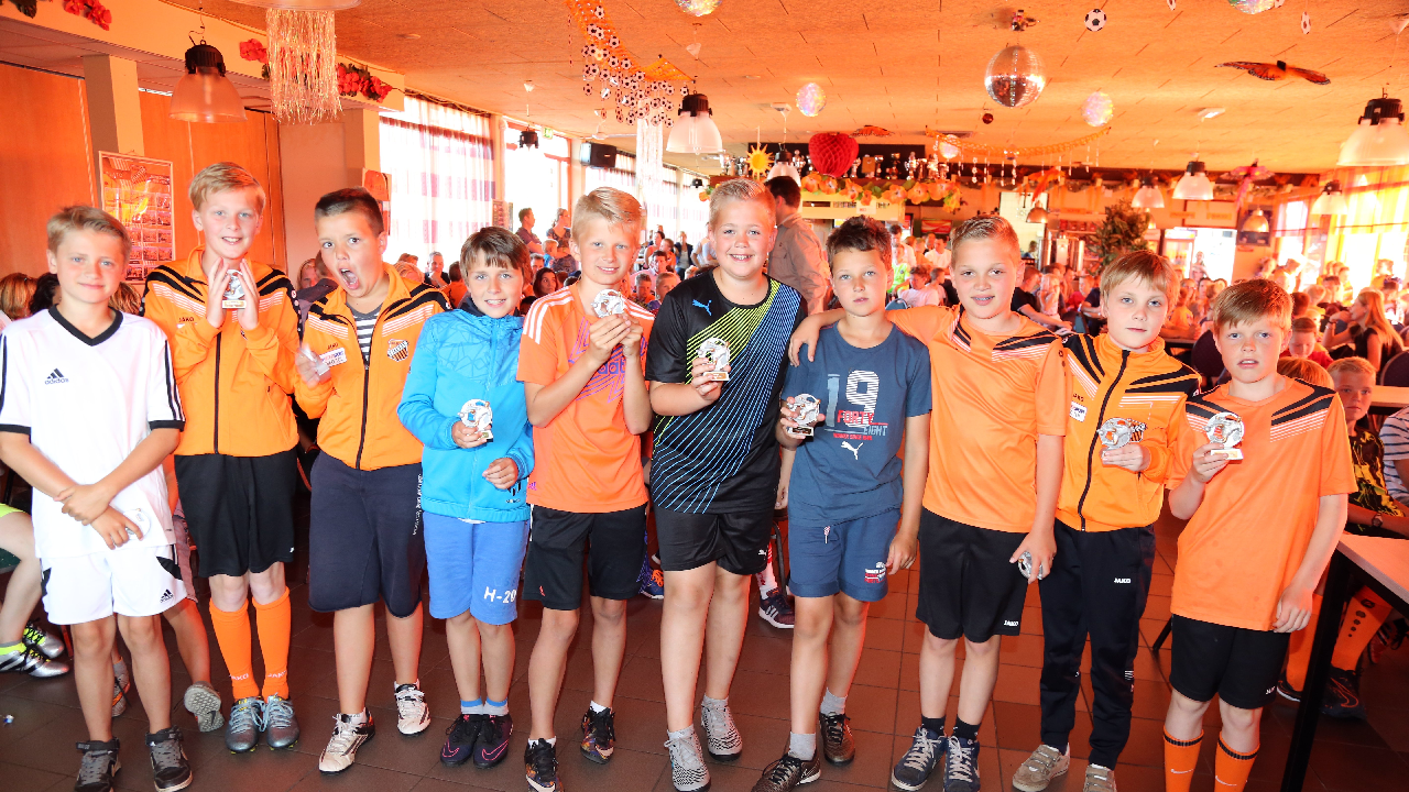 Huldiging Kampioenen, Toppers en Rakker bij de RKAV - Nieuw-Volendam
