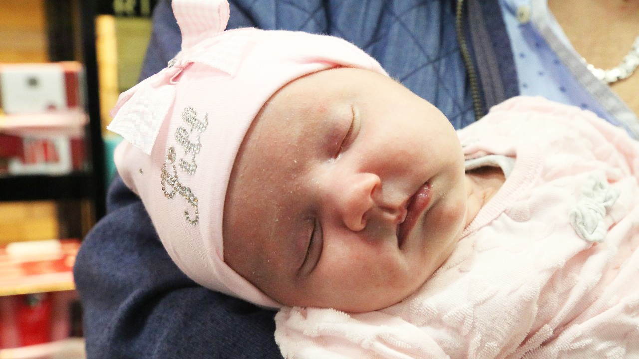 Jill Bond de ‘Baby van de Maand’ - Nieuw-Volendam