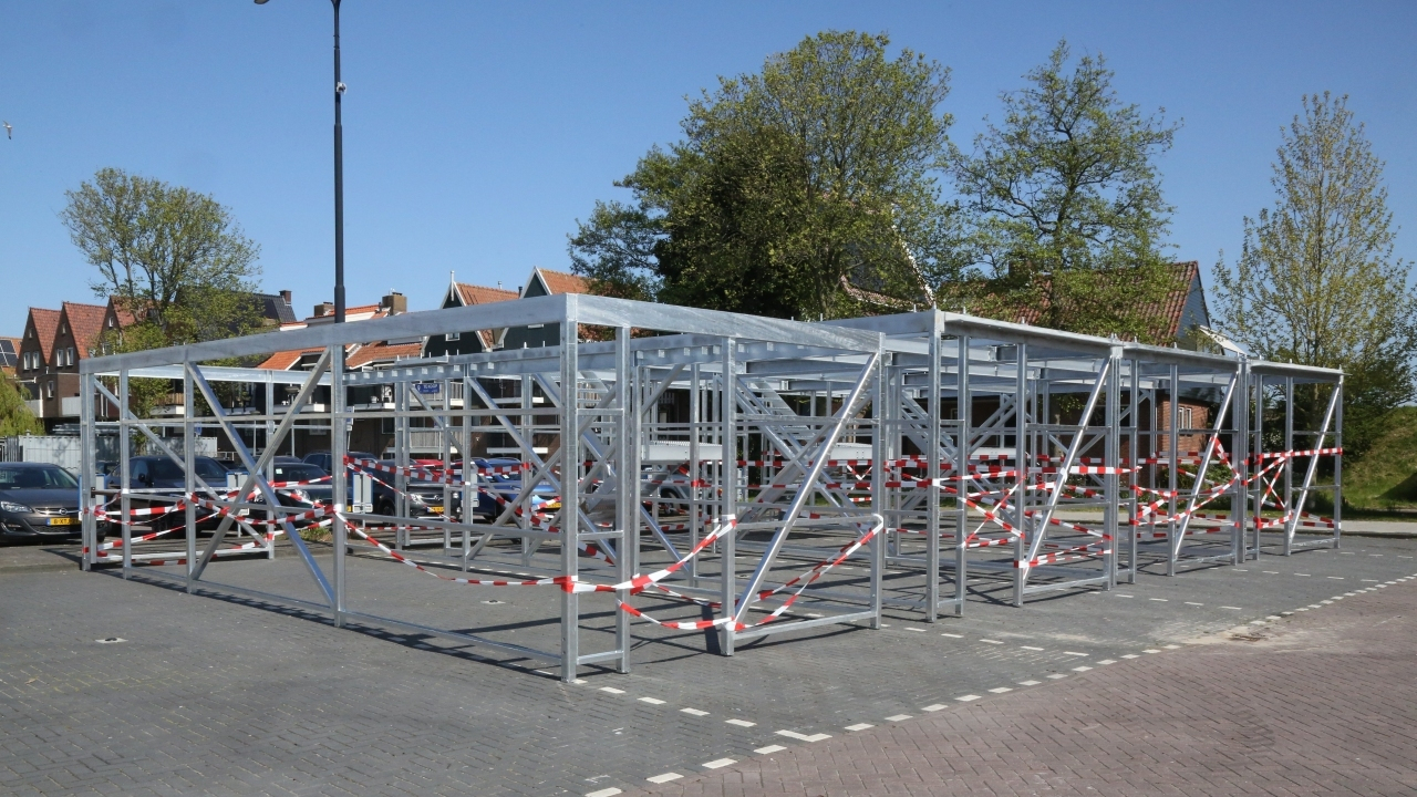 Stalen frames voor traphuis in Schagen - Nieuw-Volendam
