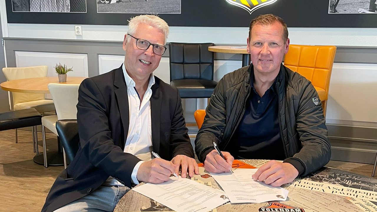 Zwarthoed Schilders sponsor van RKAV Volendam - Nieuw-Volendam