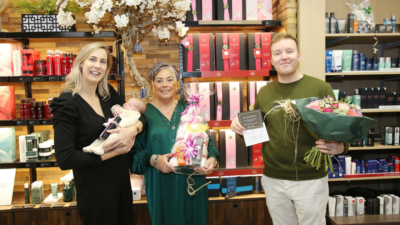 Julie Slinger ‘Baby van de Maand’ - Nieuw-Volendam