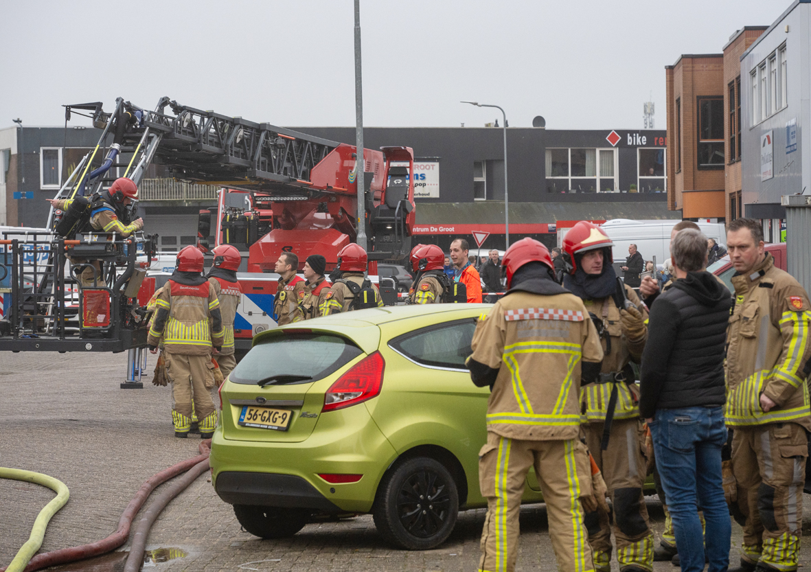Snelle actie voorkomt grotere schade na brand in bedrijfspand - Nieuw ...