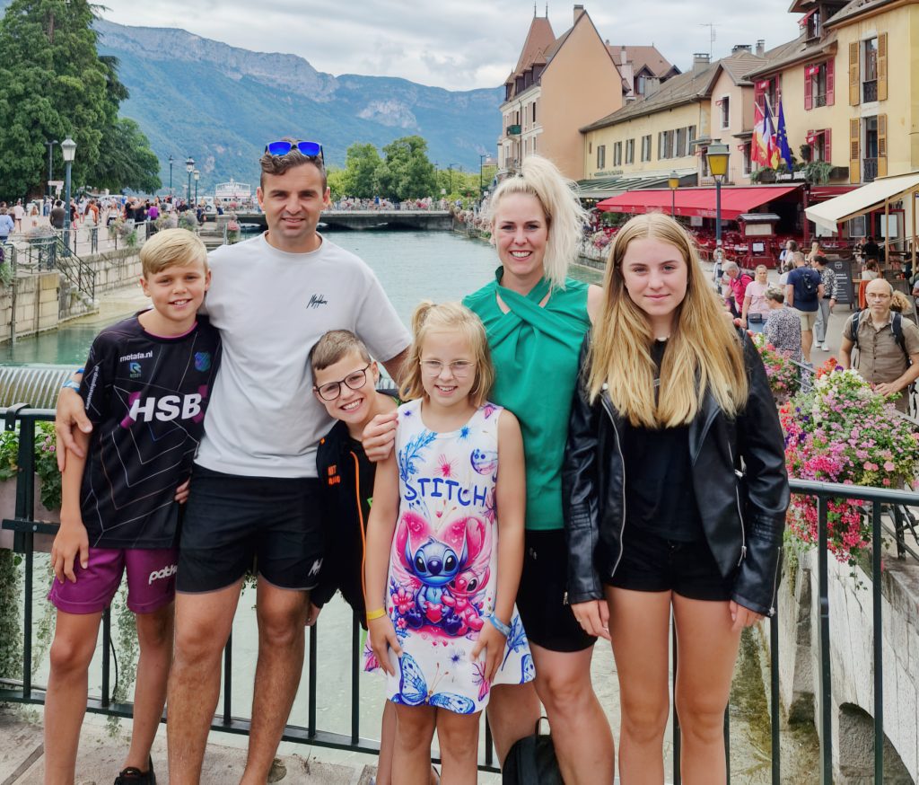 Opgestaan uit de dood met een hart dat nooit zou kloppen - Nieuw-Volendam