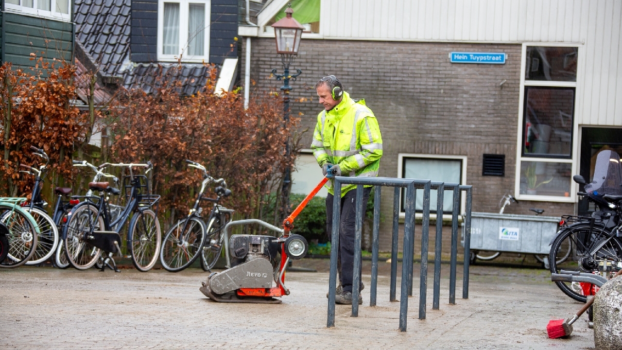 Nieuwe fietsenstalling op de Edammerweg - Nieuw-Volendam