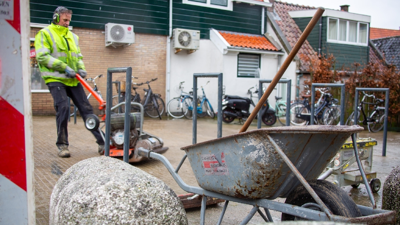 Nieuwe fietsenstalling op de Edammerweg - Nieuw-Volendam