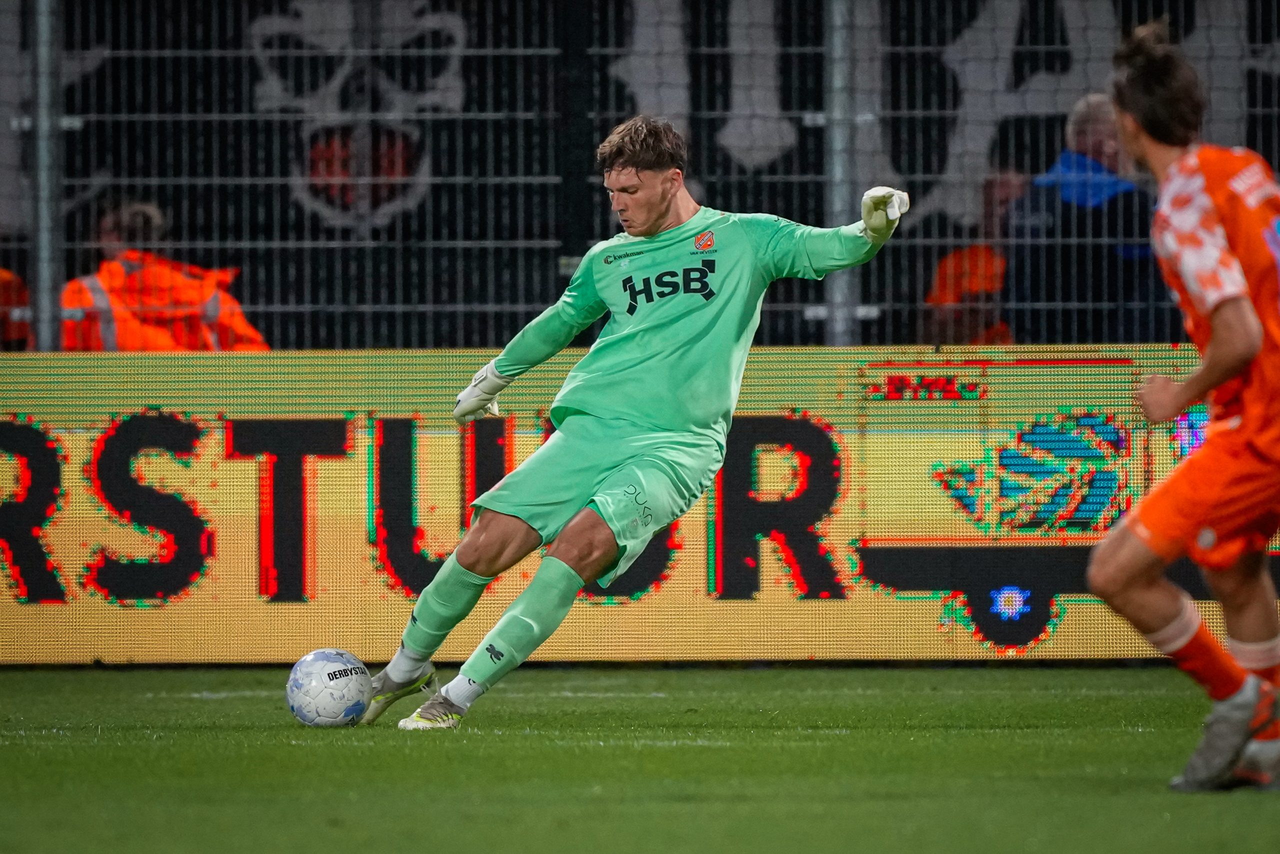 FC Volendam pakt gelijkspel na comeback - Nieuw-Volendam