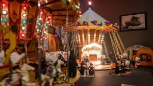 Kermis door de jaren heen in Volendams Museum - Nieuw-Volendam